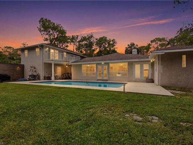 150 Logan Blvd N, Naples, FL 34119
