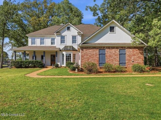 150 Lake Ridge Dr, Madison, MS 39110