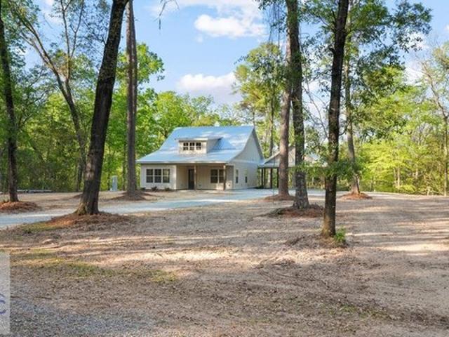 150 Lakeview Dr, Jesup, GA 31545