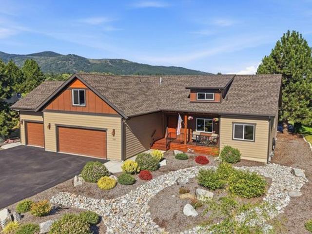 150 Links Dr, Blanchard, ID 83804