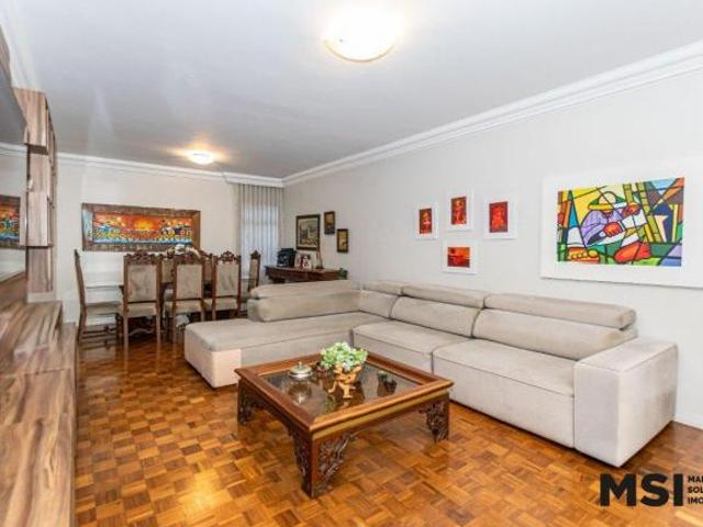 150 m² privativos | 3 quartos | 2 vagas | 1 por andar | Centro/Batel | Apartamento exclusivo