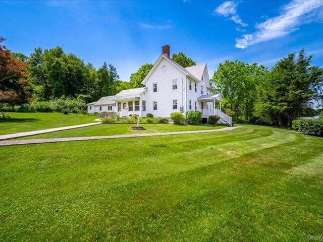 150 Mount Airy Rd, New Windsor, NY 12553