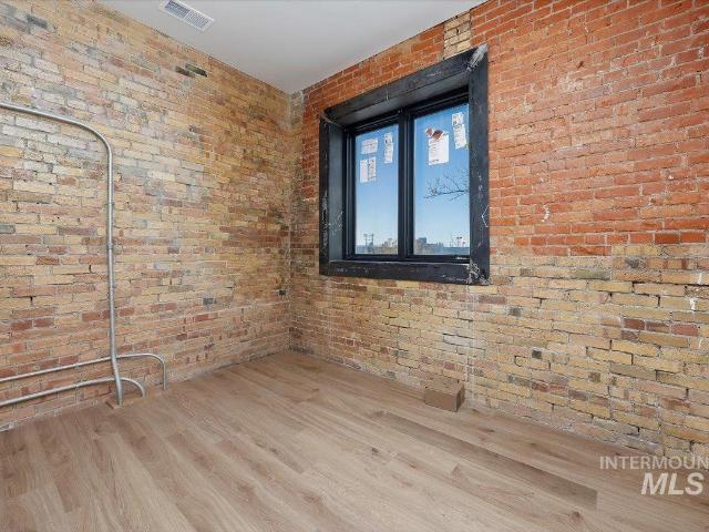 150 Main Ave S 102