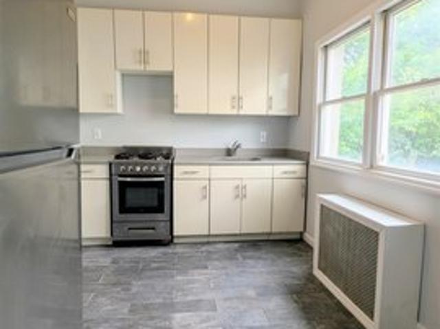 150 Mallory Ave, Jersey City, NJ 07304