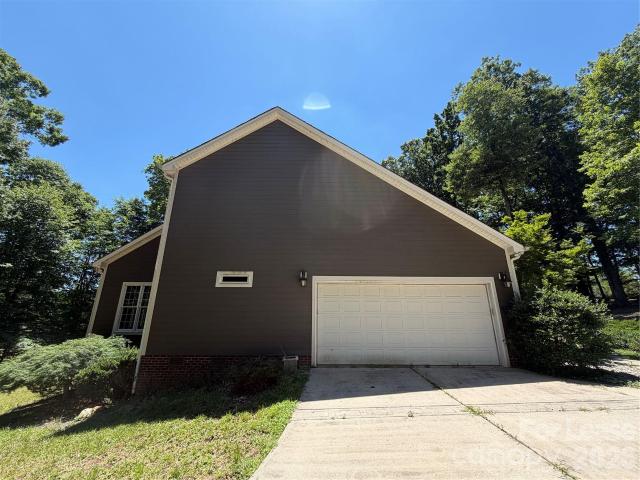 150 Manitou Trail