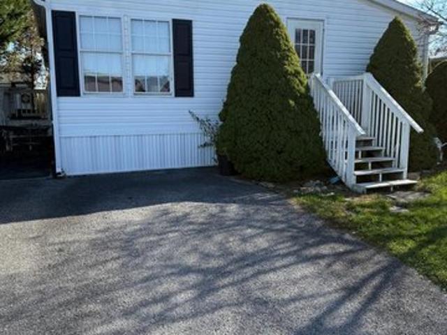 150 Medallion Dr, Fayetteville, PA 17222
