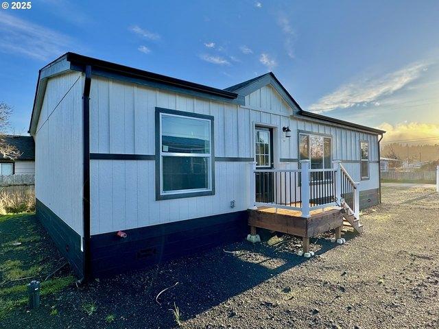 150 N 10th St, Lakeside, OR 97449