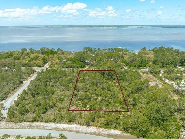 150 N Bayshore Dr, Eastpoint, FL 32328
