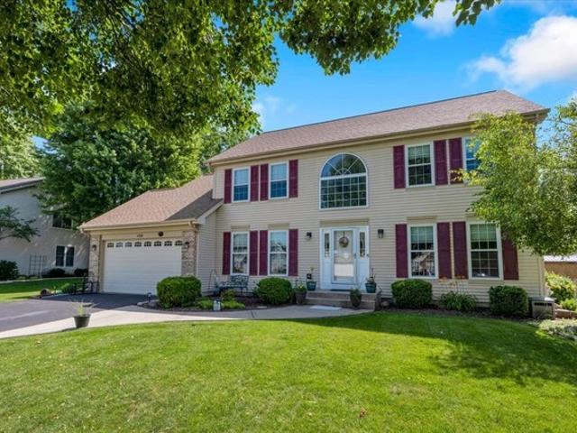 150 N Kingsway Dr, Aurora, IL 60506