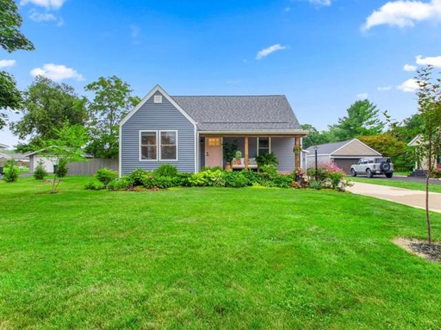 150 N Park Dr, Canton, IL 61520