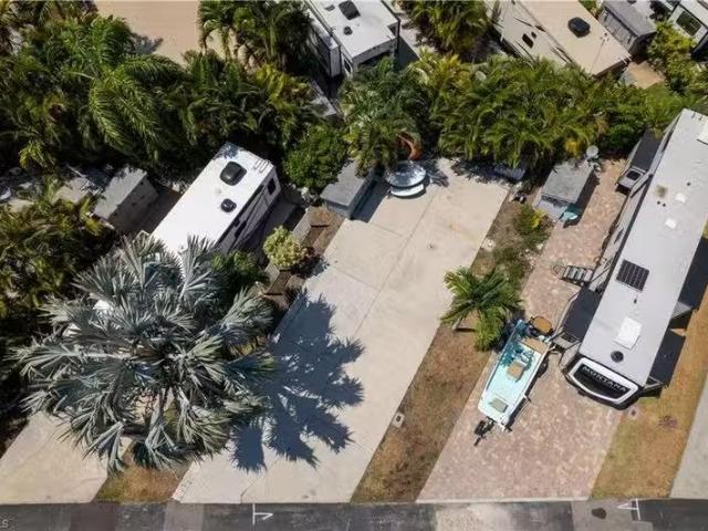 150 Smallwood DR, CHOKOLOSKEE, FL 34138 650592466