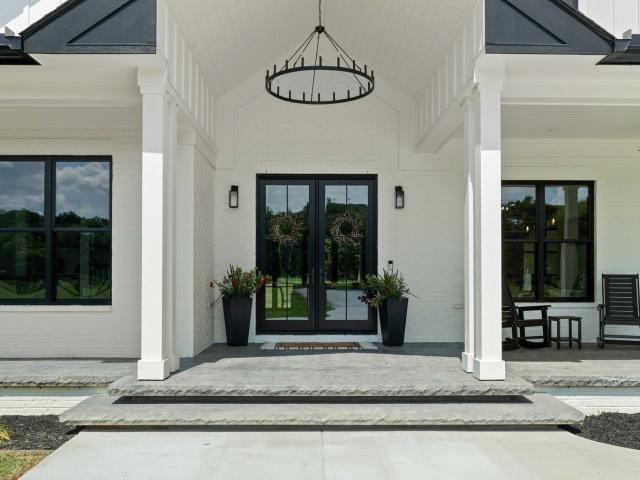 150 Scenic Cir