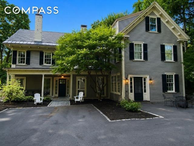 150 School St, Milton, MA