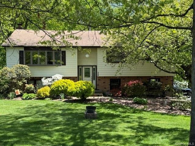 150 Schweizer Ln, Bardonia, NY 10954