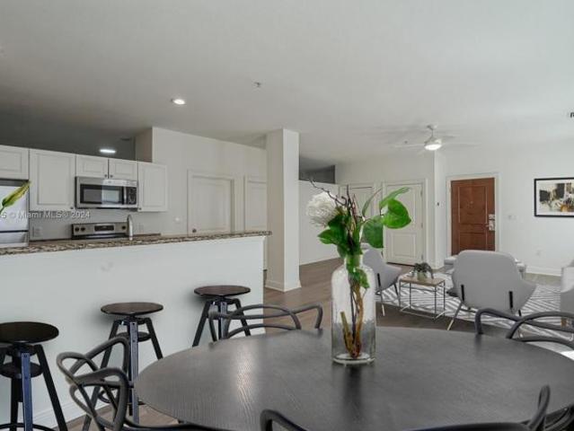 150 SE 3rd Ave #216, Miami, FL 33131