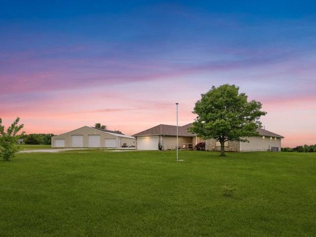 150 Shelbrae Ln, Clever, MO 65631