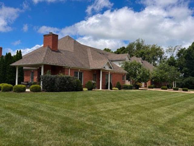 150 Sugartree Ln, Versailles, KY 40383