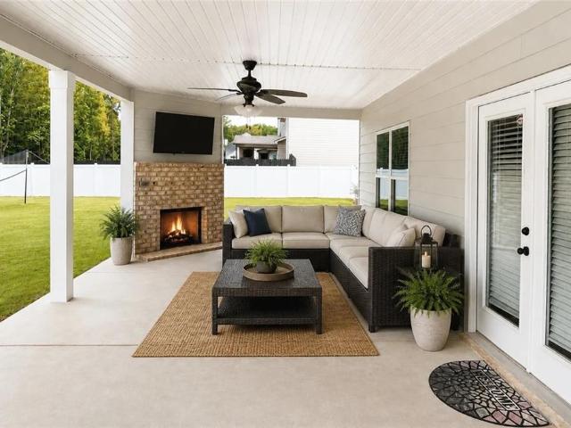 150 Peppertree Dr, Newnan, GA 30265 | MLS #7809