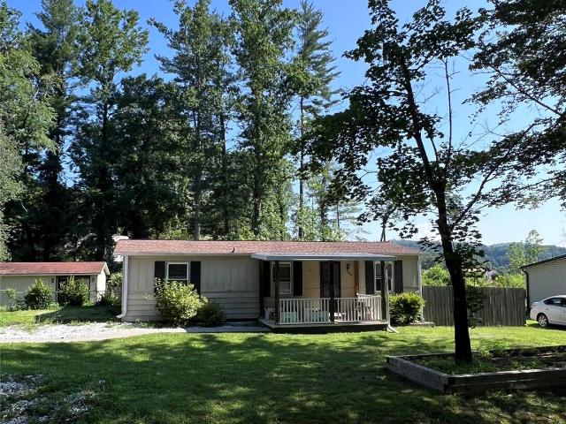 150 Piney Ridge Dr, Hendersonville, NC 28791 | MLS #4351 | Compass