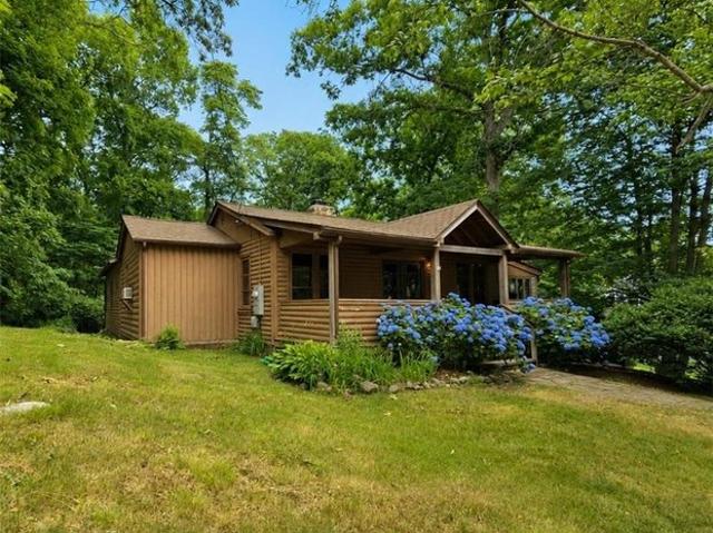 150 Plum Point Rd, North Kingstown, RI 02874