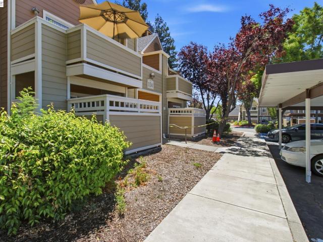 150 Reflections Dr 25