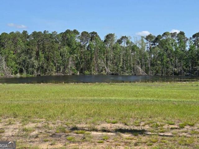 150 W Willow Lake Dr, Metter, GA 30439