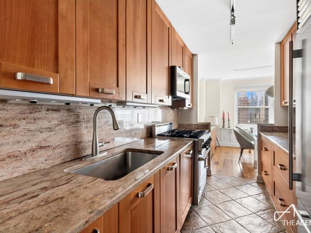 150 W END Avenue 19C