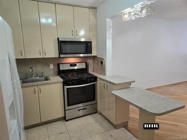 150 W End Avenue 3E
