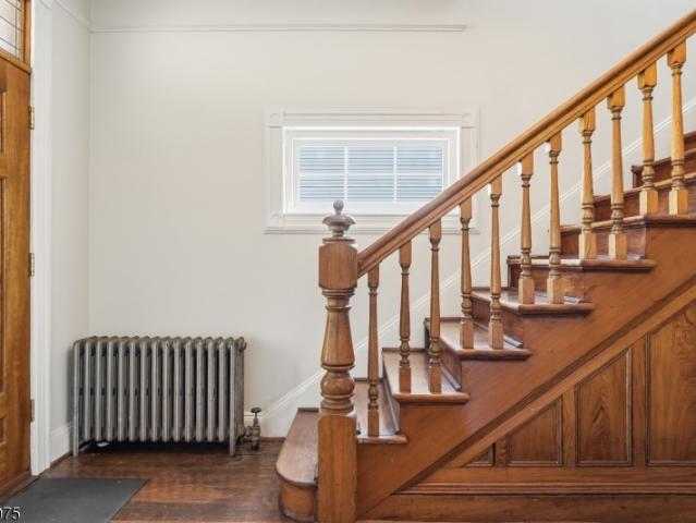 150 W Inman Ave