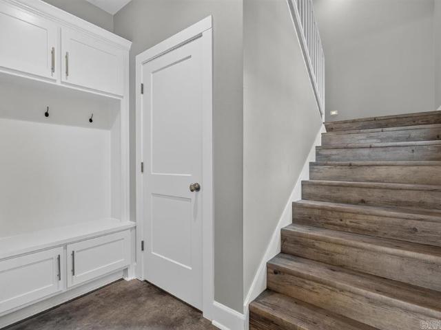 150 Villa Pointe # B
