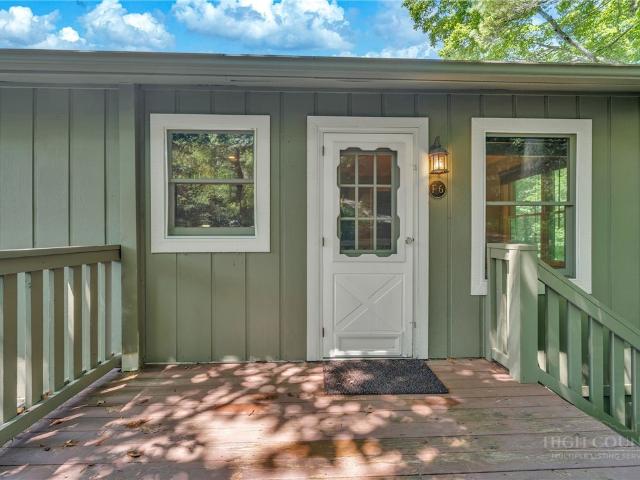 150 Village Green F 6
