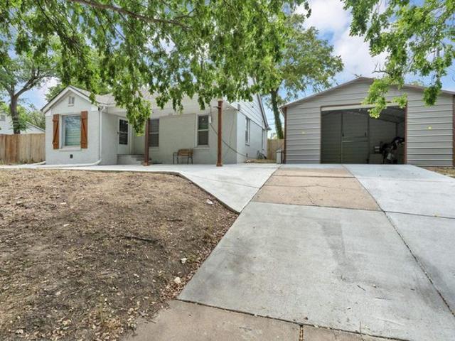 1514 Matlock Dr, Wichita, KS 67208