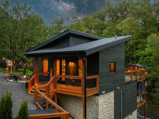 1514 Mountain Drive