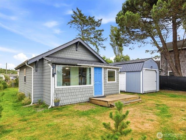 1514 N Oregon Ave, Long Beach, WA 98631