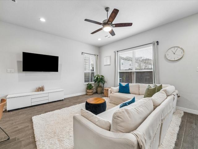 1514 Canter Bayou Way, Houston, TX 77043 | MLS #68589