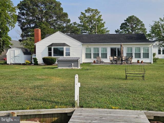 1514 Deep Point Road