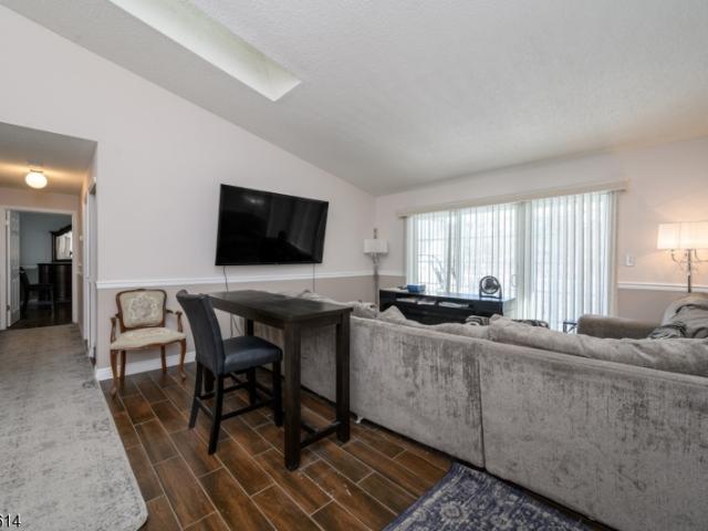 1514 Longley Ct