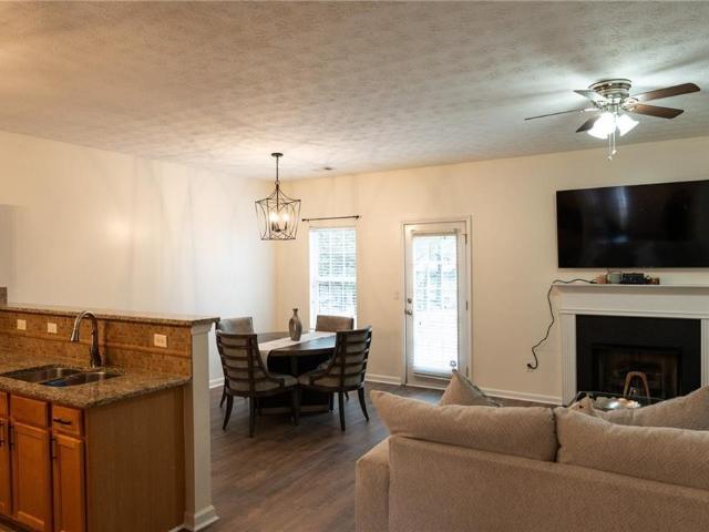 1514 Parc Main Street