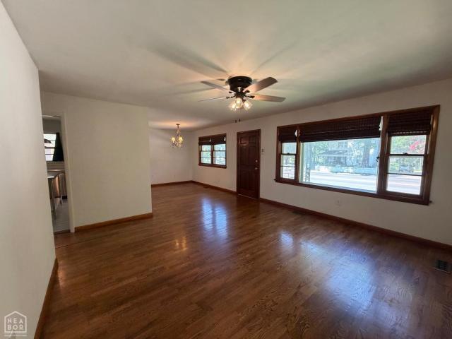 1514 S Main St