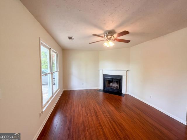1514 Willow Gate Way