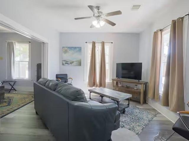 1514 18th St, Galveston, TX 77550