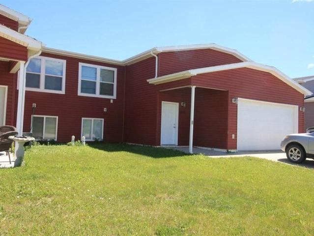 1514 47th Loop, Minot, ND 58701