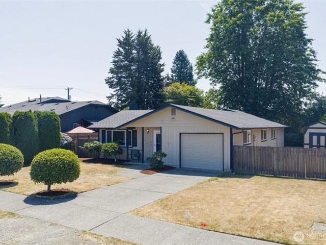 1514 52nd St NE, Tacoma, WA 98422