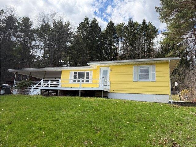 15153 W Lake Rd, Branchport, NY 14418