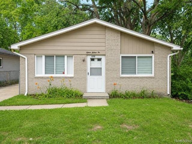 15152 McGuire St, Taylor, MI 48180