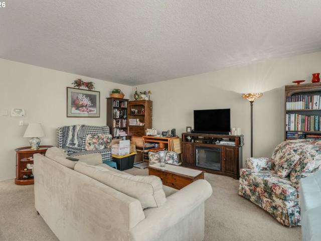 15157 nw twoponds dr