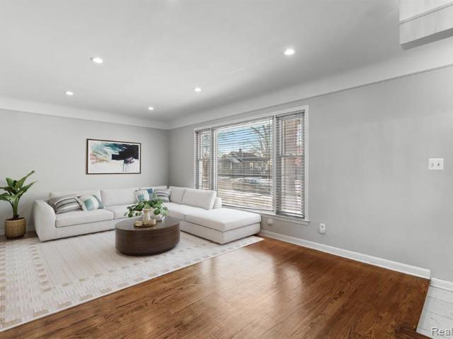 1515 MOHAWK Avenue