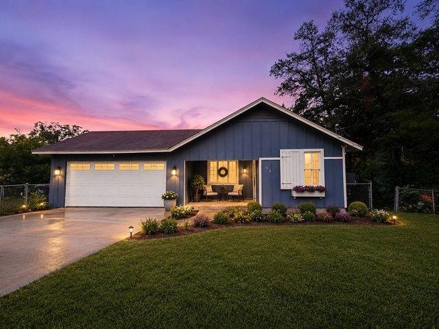 1515 Moulton St, Shiner, TX 77984