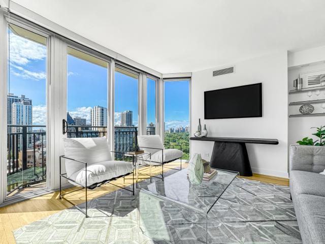 1515 N Astor Street # 18B