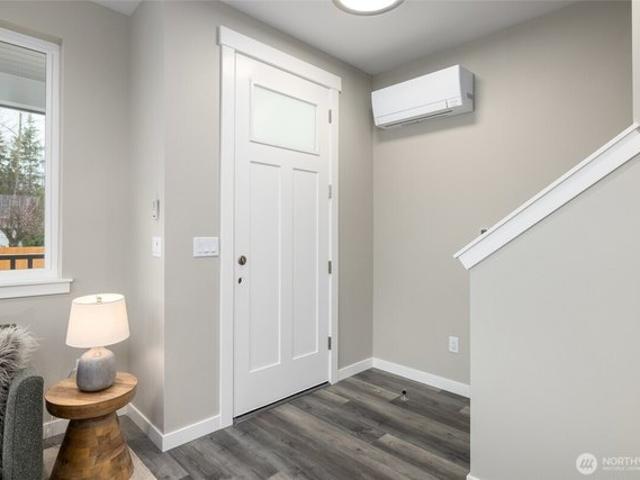 1515 N Waugh Rd Unit B, Mount Vernon, WA 98273